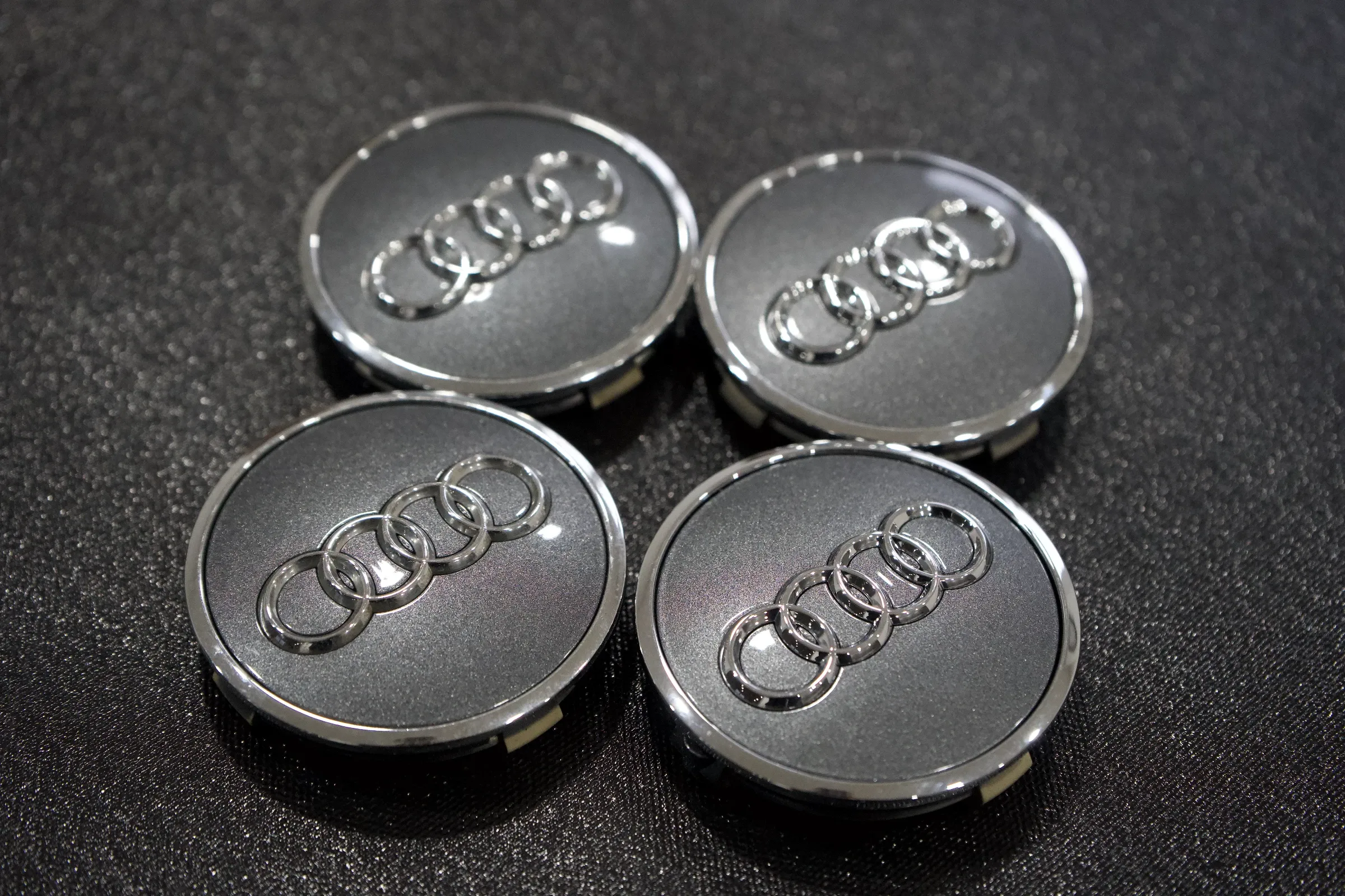 4x Original Audi Nabendeckel I 8W0 601 170 | ReifenStar24
